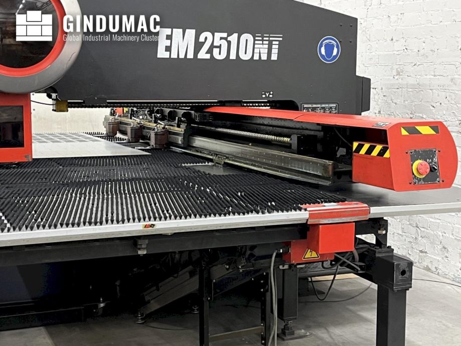 AMADA EM2510NT Punching machine