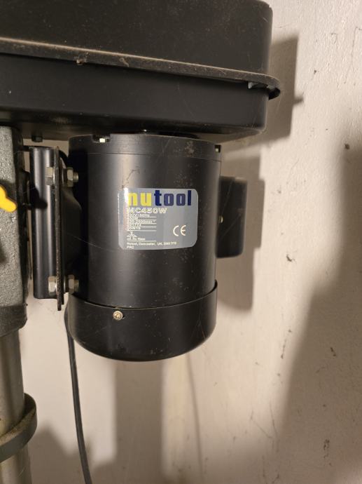Namizni vrtalni stroj Nutool 450W