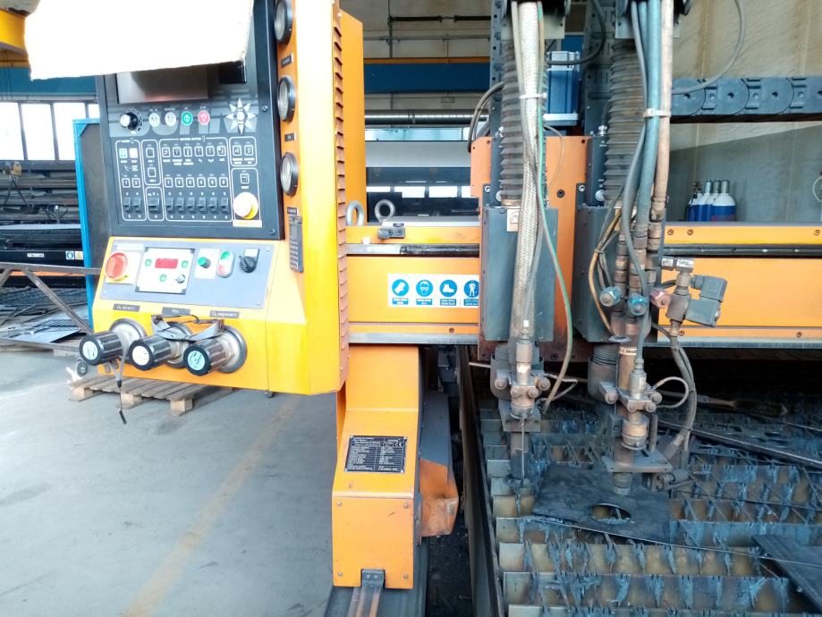 Plazemski rezalnik VARSTROJ VARCUT 2009