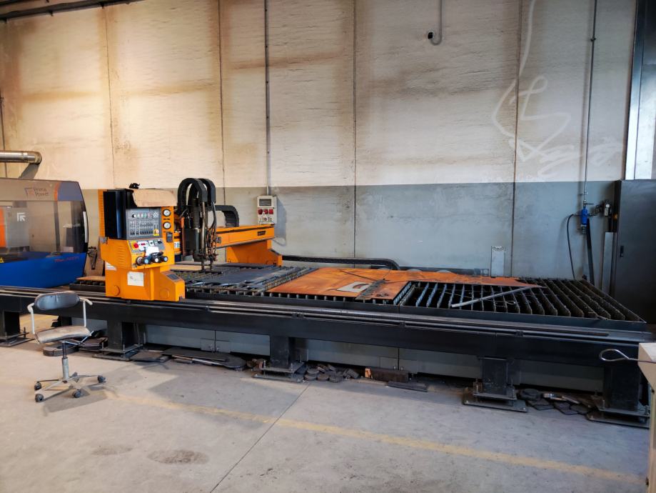 Plazemski rezalnik VARSTROJ VARCUT 2009