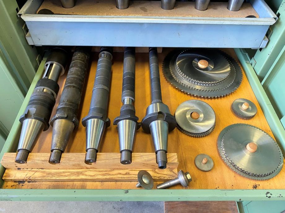 Rezkalni stroj ALG 200B z opremo in orodjem