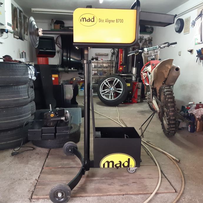 Stroj za struženje diskov Disc Aligner 8700 + most za montažo motorja