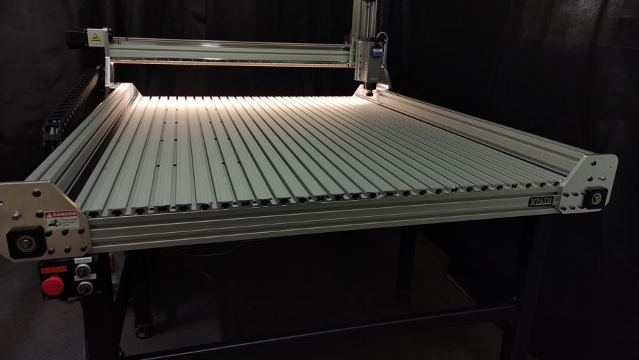 CNC rezkar XP-Line (1730x1315mm) L-velikost