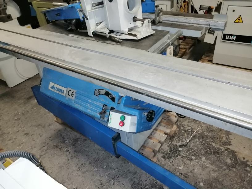 Formatna žaga rezkar kombiniran stroj znamke Azzurra.