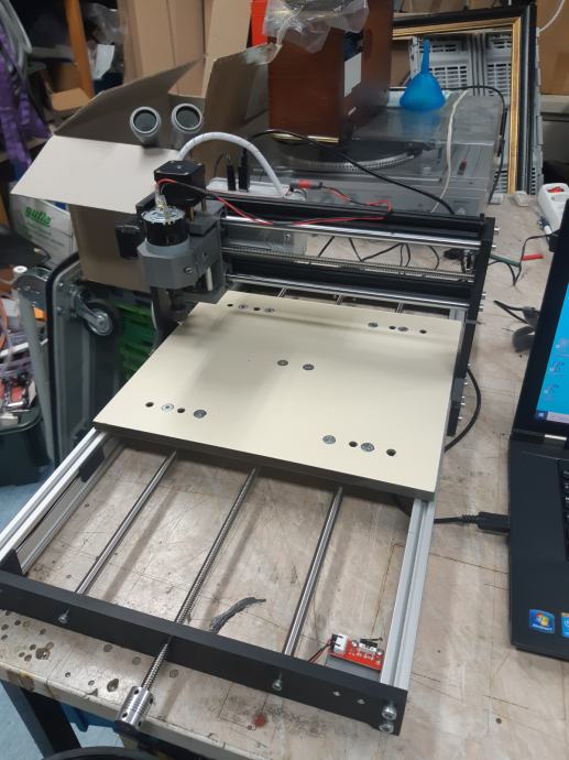 mali cnc 30x30 z grbl controlerjem