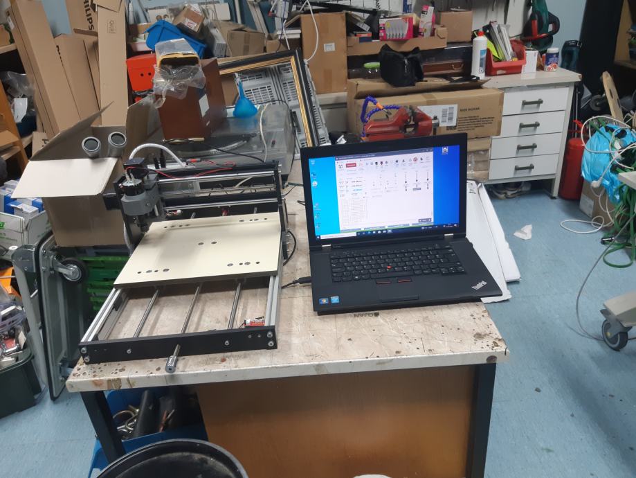 mali cnc 30x30 z grbl controlerjem