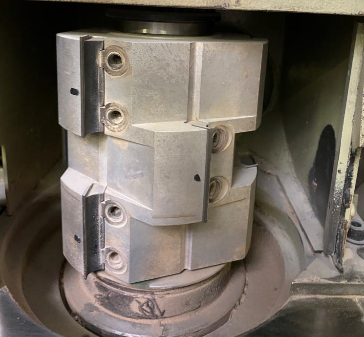 ŠTIRISTRANSKI SKOBELJNI STROJ SCM COMPACT 22 S