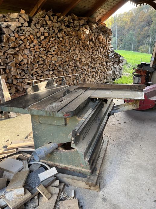 Stroj za razrez lesa (Krožna žaga)