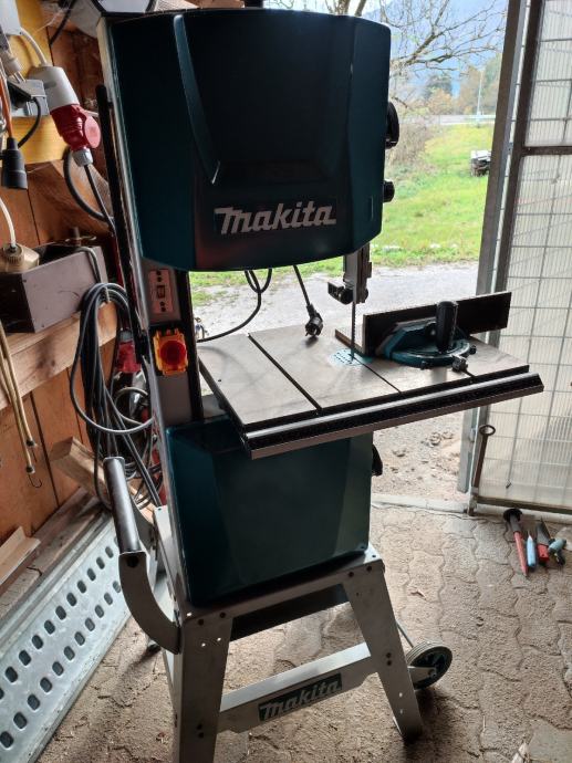 tračna žaga makita LB1200F