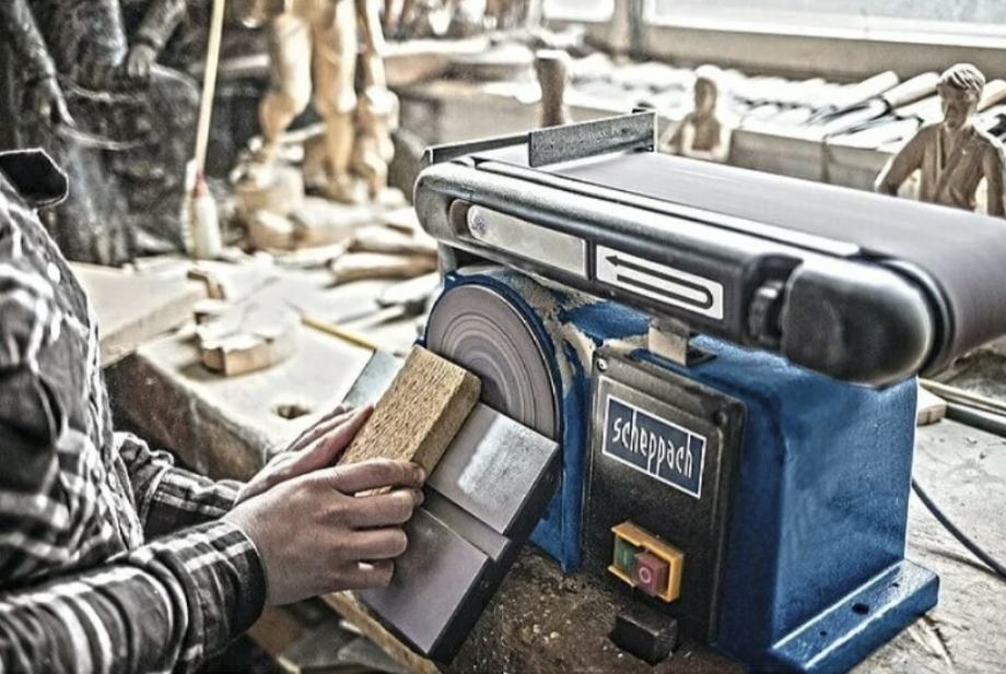 Tračni brusilnik Scheppach BTS 800