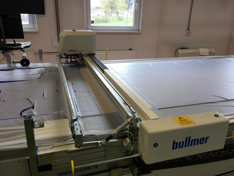 Avtomatski stroj za rezanje tekstila - cutter - bullmer Turbocut S