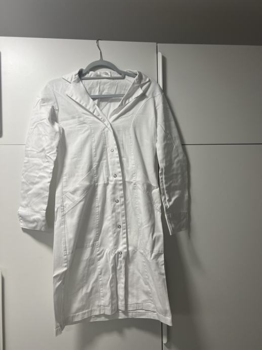 Nova laboratorijska halja št. 34