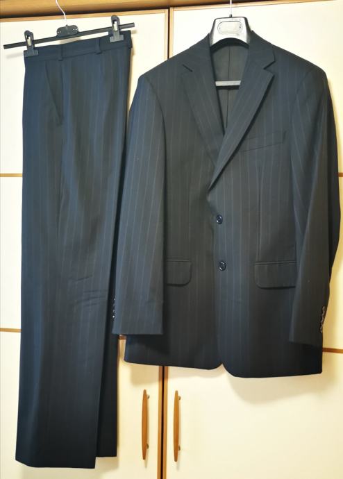 Obleka HUGO BOSS št. 50