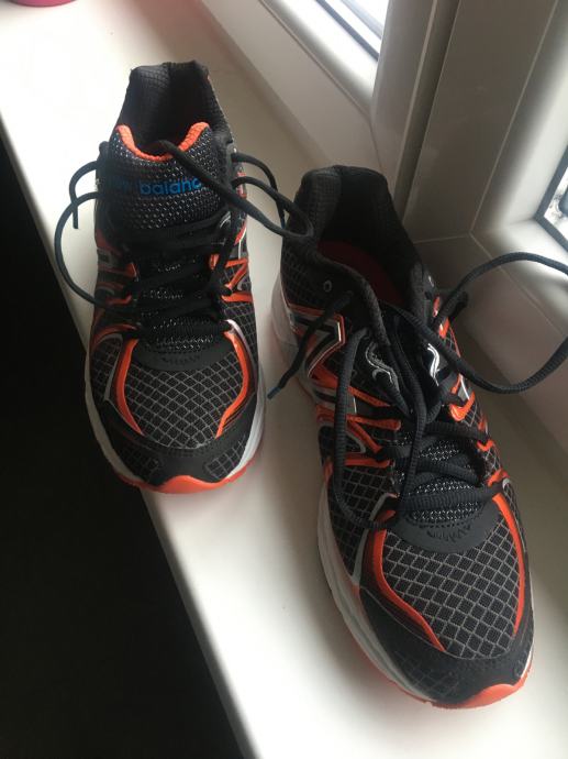 Moški športni copati New balance št 44
