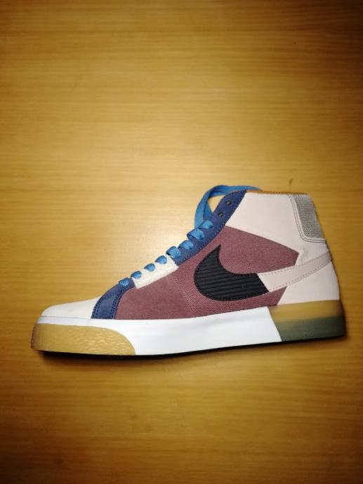 Nove superge Nike SB Zoom Blazer Mid PRM št. 39
