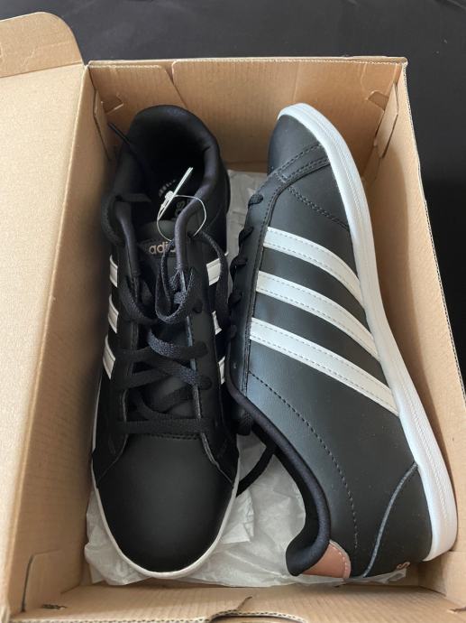 adidas 39/40 zenske