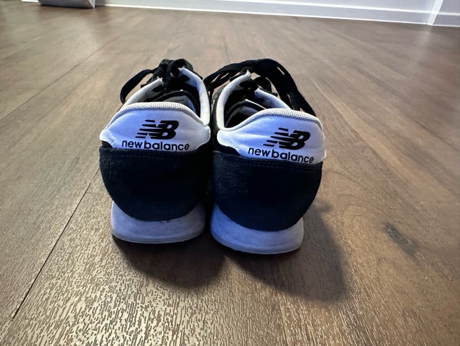 Zenski sportni copati za prosti cas New Balance st. 40,5