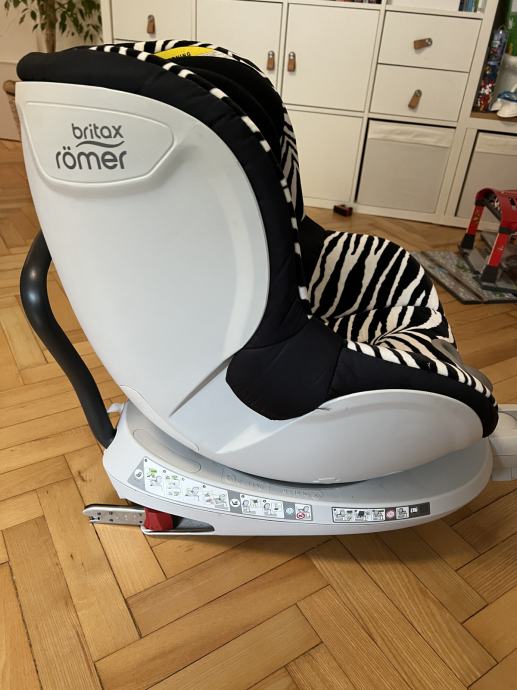 Britax Romer Dualfix - Vrtljiv z ISOFIX