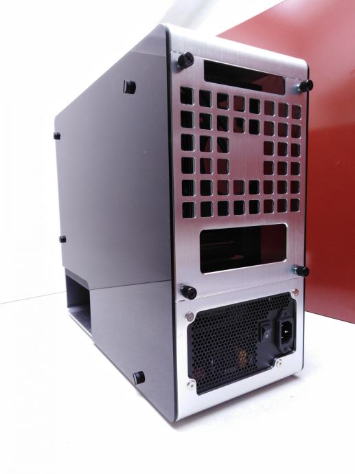 InWin 901