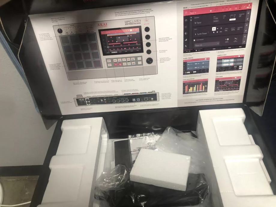 akai mpc live 2 retro edition plus limited z 32 gb pomnilniško kartico