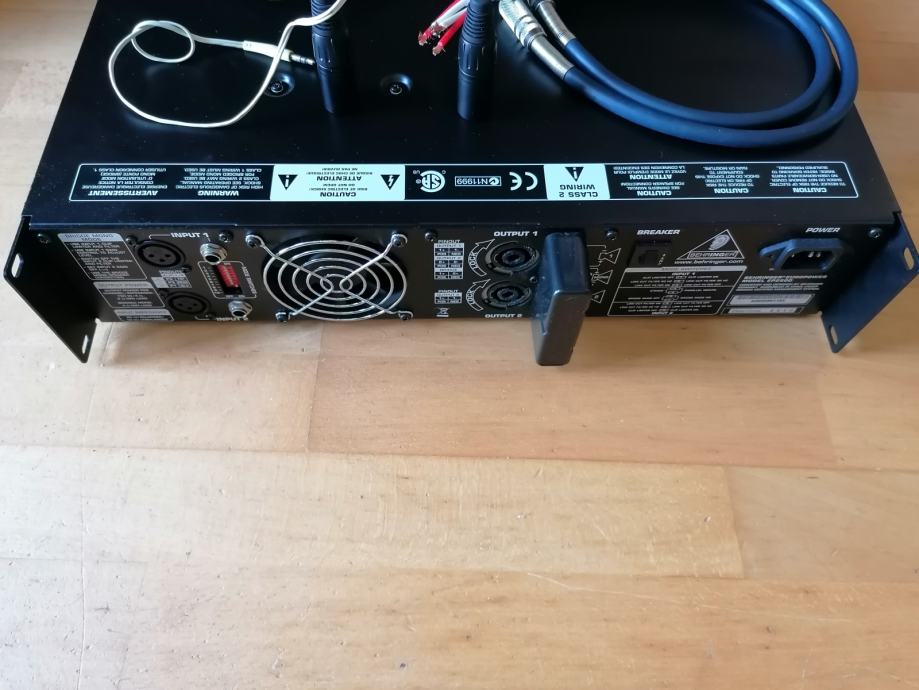 Behringer EuroPower EP2500 Power Amp (ojačevalnik)