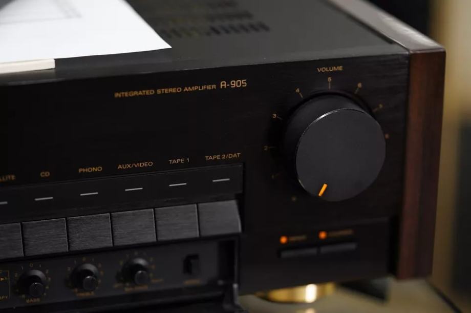 GRUNDIG FINEARTS A905 OJAČEVALNIK