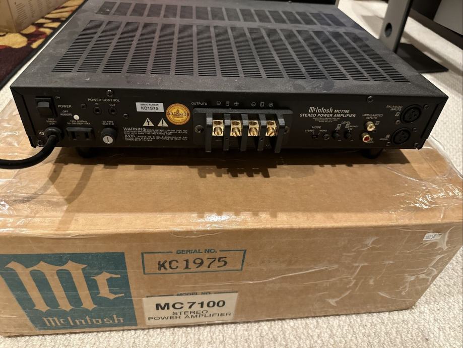 MCINTOSH Ojačevalnik moči MC-7100