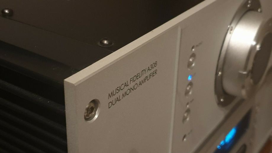 MUSICAL FIDELITY A 308 HI END HI-FI STEREO DUAL MONO OJAČEVALEC 2x300W