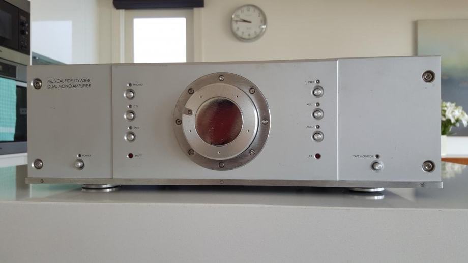 MUSICAL FIDELITY A 308 HI END HI-FI STEREO DUAL MONO OJAČEVALEC 2x300W
