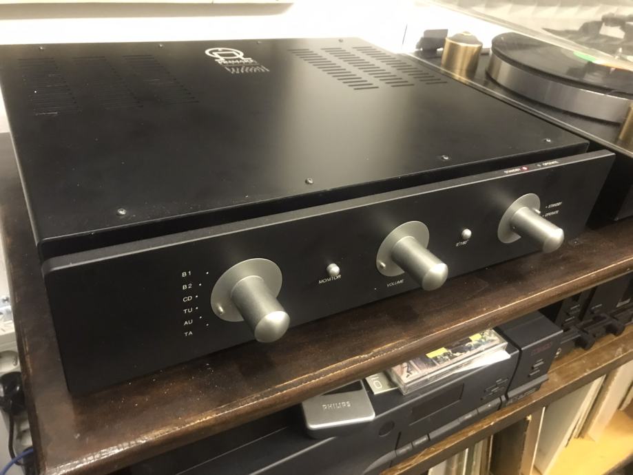 Primare 301 - dual mono ojačevalnik s Phono MM/MC kartico