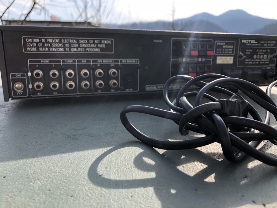 ROTEL RA- 1000 vrhunski stereo ojačevalec