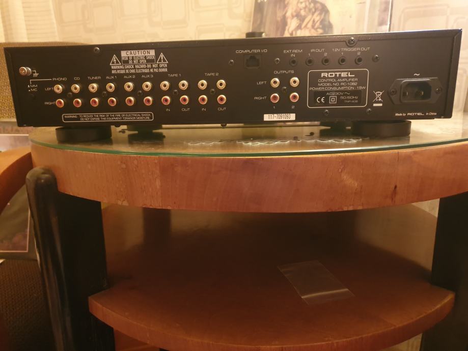Rotel RC 1082 predojačevalnik
