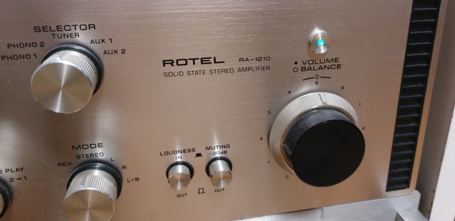 ROTEL RT 1210 IN RA 1220