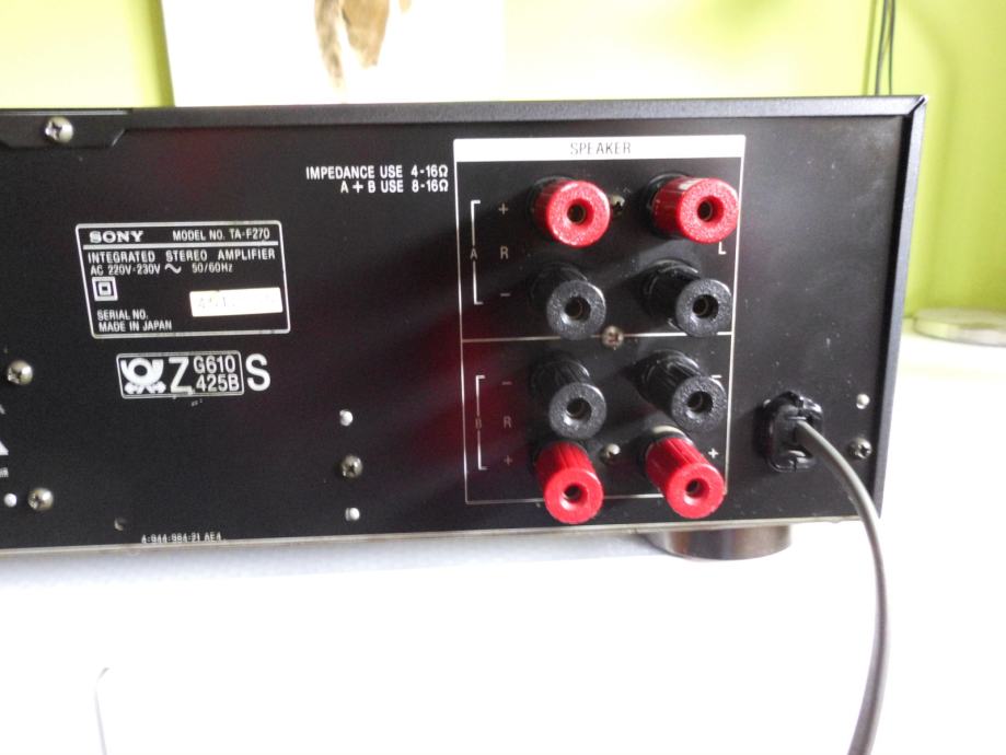 SONY TA-F270 , integrirani ojačevalec,brezhiben,PRODAM