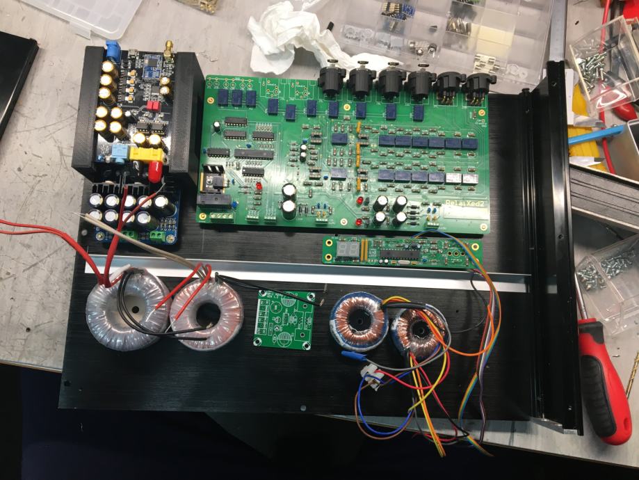 Vrhunski Hi Fi predojačevalec RelaiXed2 - DIY balanced pre-amplifier