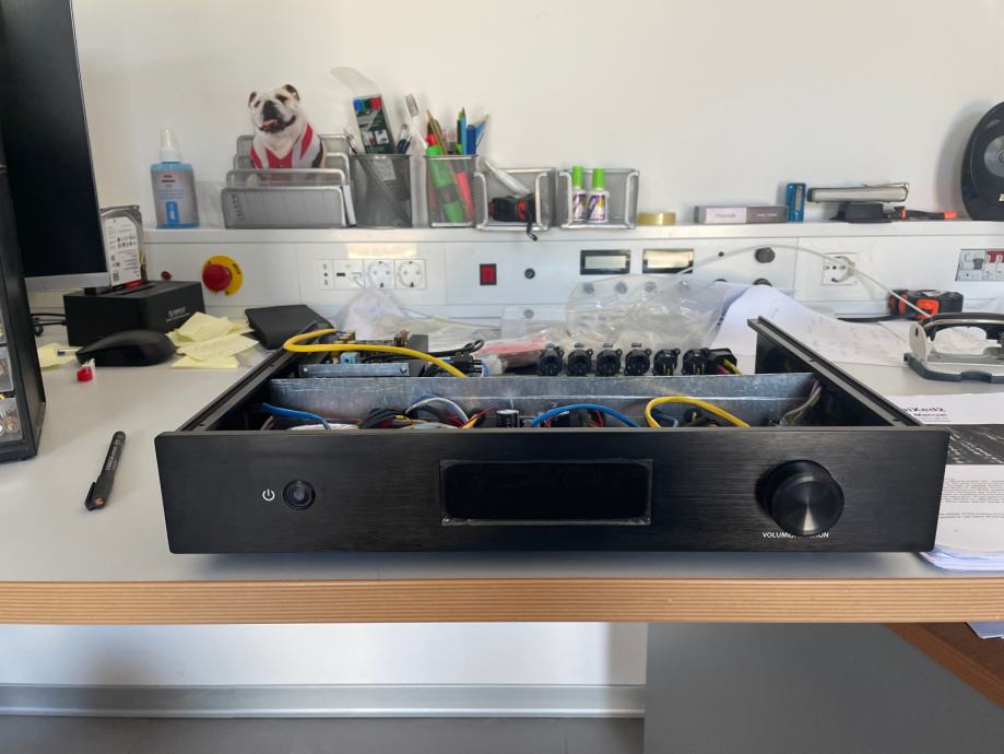 Vrhunski Hi Fi predojačevalec RelaiXed2 - DIY balanced pre-amplifier