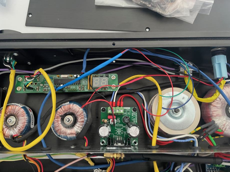 Vrhunski Hi Fi predojačevalec RelaiXed2 - DIY balanced pre-amplifier