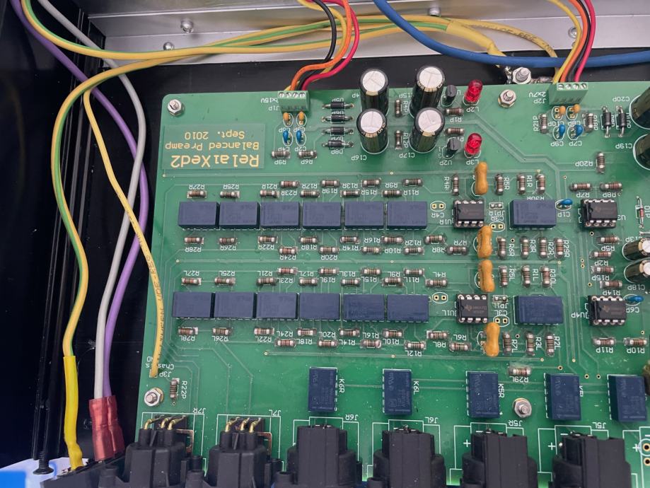 Vrhunski Hi Fi predojačevalec RelaiXed2 - DIY balanced pre-amplifier