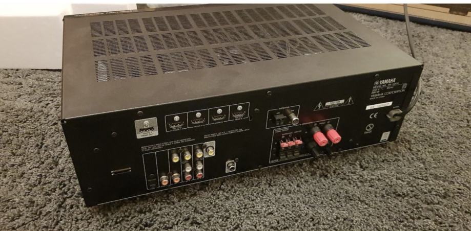 Yamaha receiver RX-V379
