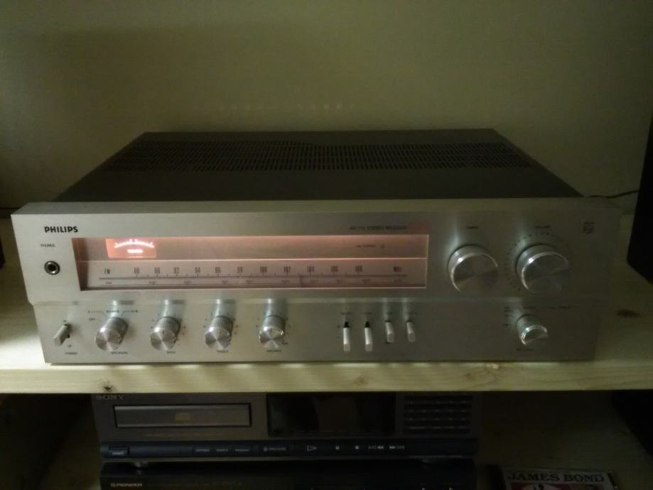 KVALITETEN VINTAGE HI-FI PHILIPS, receiver + zvočniki