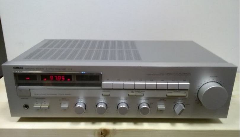 VINTAGE HI-FI RECEIVER YAMAHA R-3