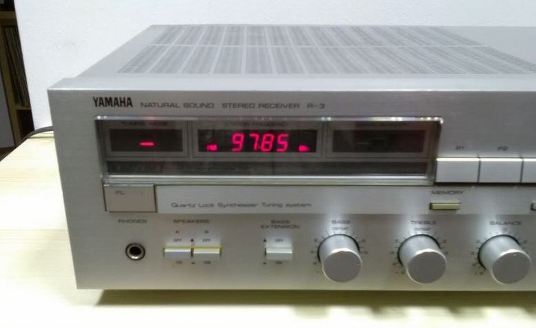 VINTAGE HI-FI RECEIVER YAMAHA R-3