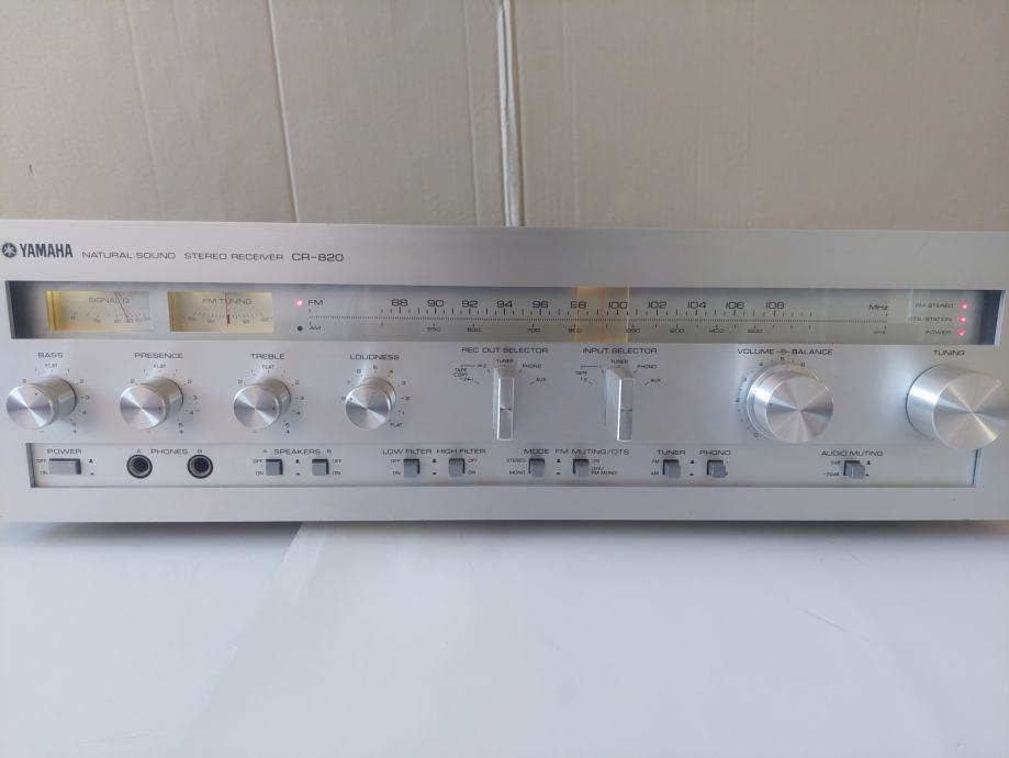 Yamaha CR-820 vintage receiver