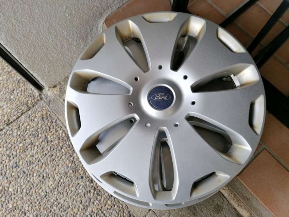 Ford 16 okrasni pokrovi brezhibni enakovredni novim
