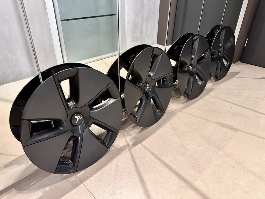 Tesla Aero 2 pokrovi platišč 2021 facelift Model 3