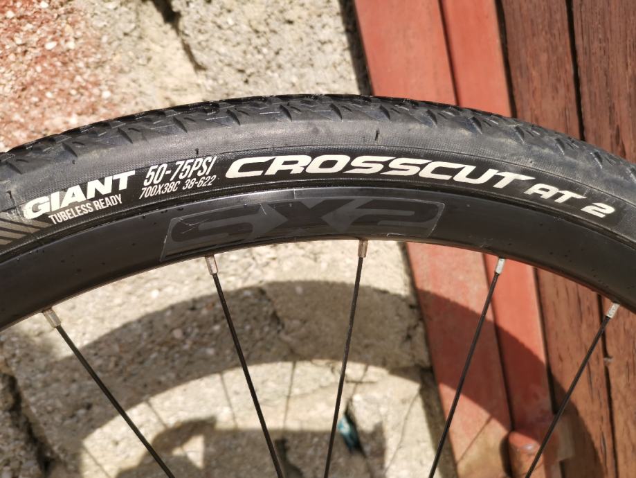 Giant SX2 set obročev z gumami za gravel kolo