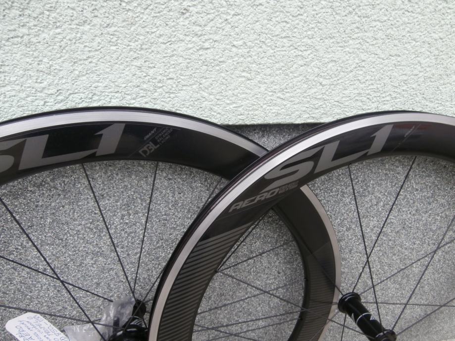 Giant :SL1 rim brak, SLR disc brake