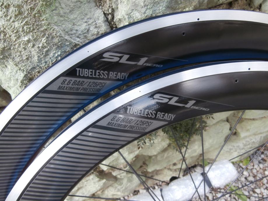 Giant :SL1 rim brak, SLR disc brake
