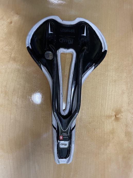 Selle Italia FLITE kit carbonio Flow L2 bel kolesarski sedež