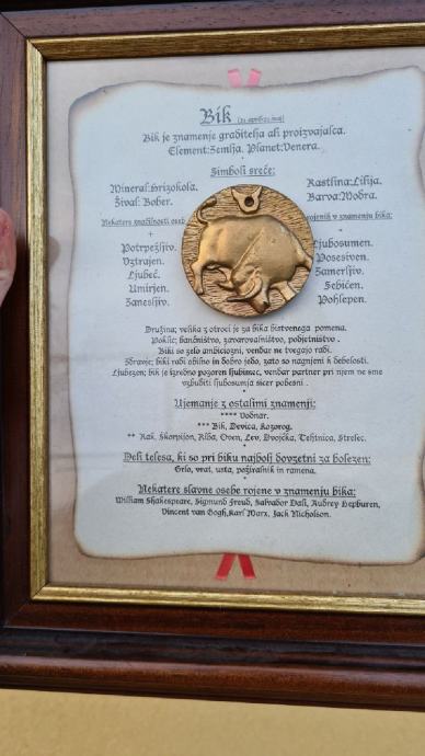 Lesen okvir bik simbol sreče / darilo